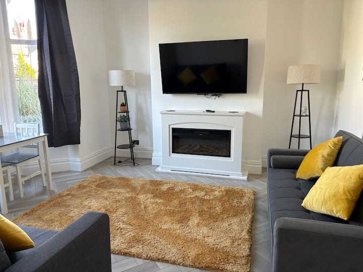 Coastal Retreat, Rhos-on-sea, 1-min Walk To Beach - Colwyn Bay