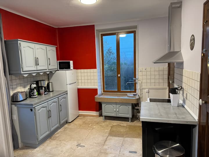 Maison, 3 Pièces, 4 Personnes. - Montbard