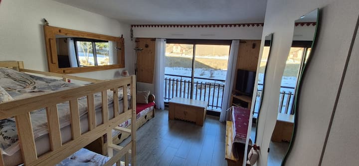 Charmant Studio - Auron