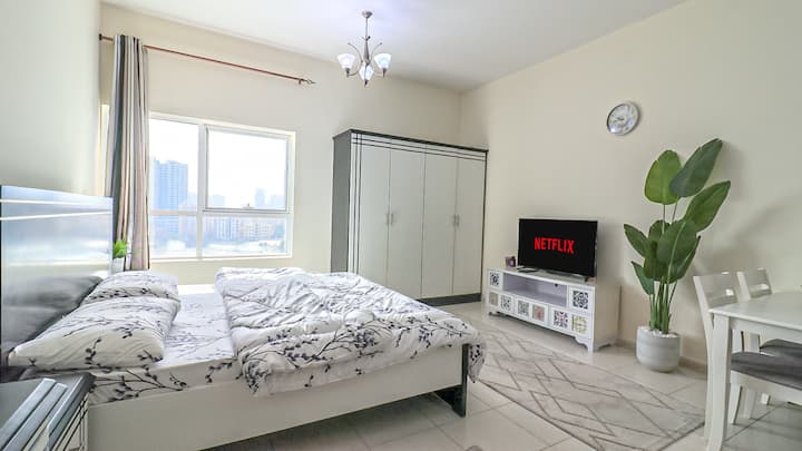Modern City-view Studio | Central Location - Ajman