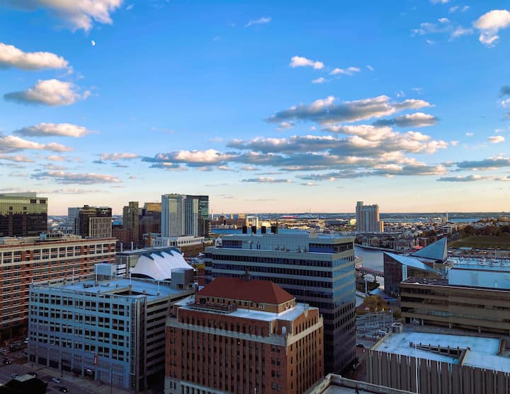 Inner Harbor Views For Traveling Professionals - Baltimore, MD