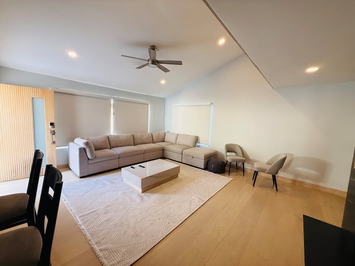 Luxury Unit B - El Segundo, CA