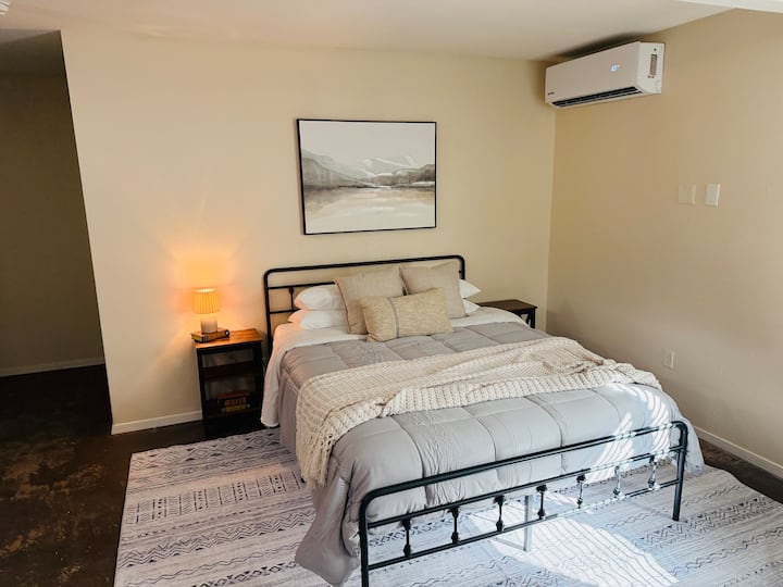 The Nineteenth - Loft B.
+Washer/dryer Included - Abilene, TX