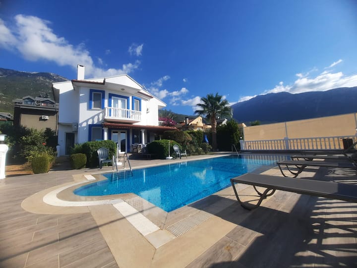 Detached Villa W/lovely Sunset View & Private Pool - Ovacık