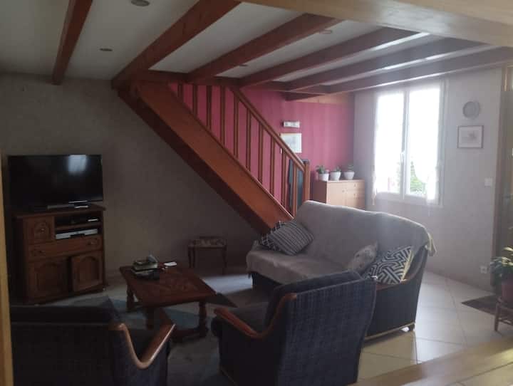 Maison Individuelle Au Calme. - Saint-Amand-Montrond