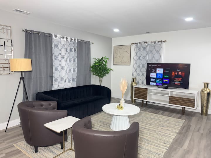 Full Home/free Parking+fast Wi-fi+central Location - Frankfort, IL