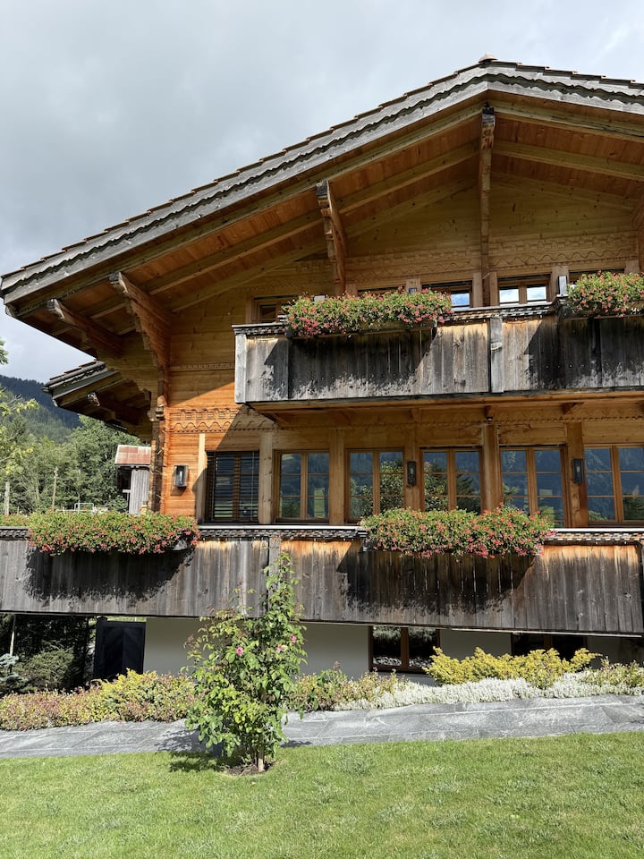Charming Chalet In Gsteig - Lauenen