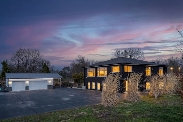 Straight A Stay | Renovated Schoolhouse - Belleville, IL