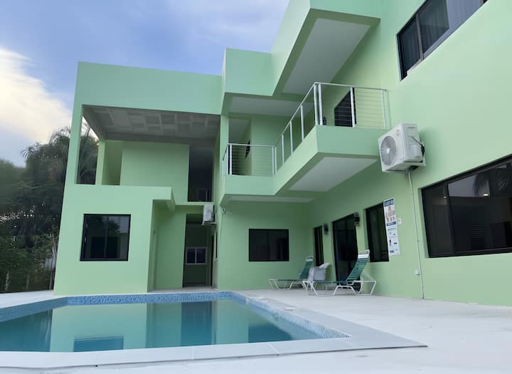 Meme’s House - Modern • Beach • Bars • Food - Placencia