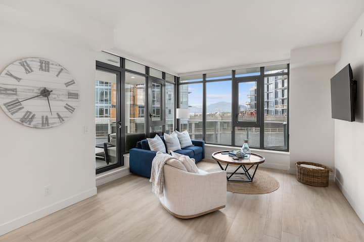 Aqua One - The Bright Corner - Kelowna
