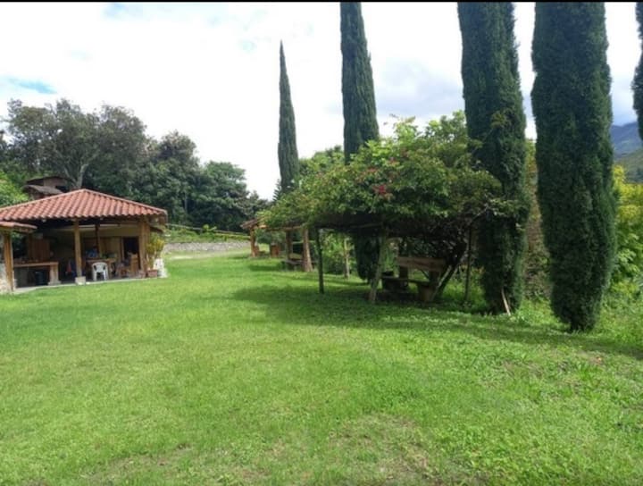 Cabaña En La Naturaleza, Propicio Para Acampar - Vilcabamba