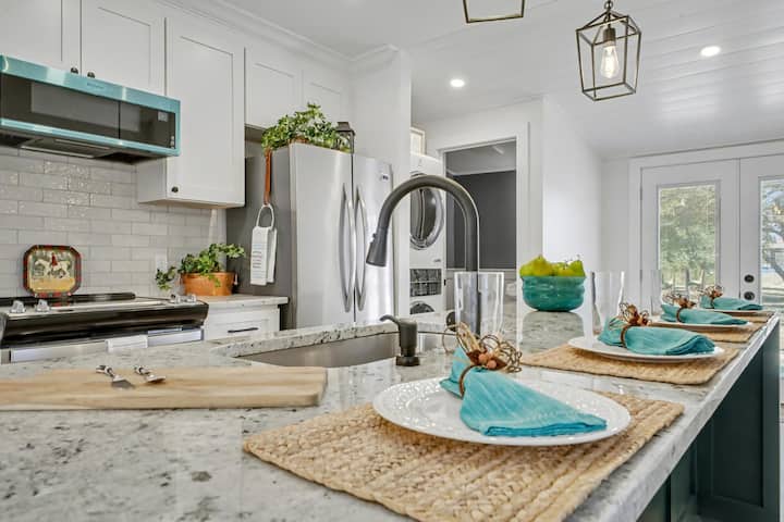 The Roost | 3 Beds | Downtown Horse Venues - Aiken, SC