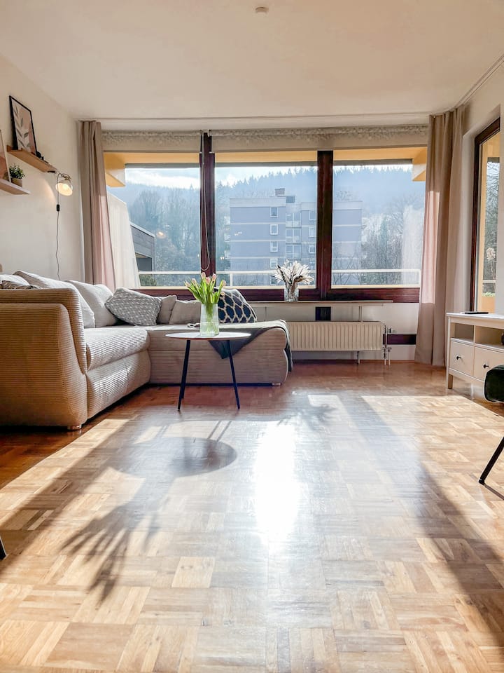 Helles 2 Zimmer Apartment + Balkon + Tiefgarage - Dernau