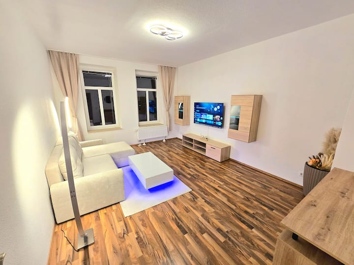 Komfortable 3-zimmer Wohnung + Küche + Bad +Balkon - Chemnitz
