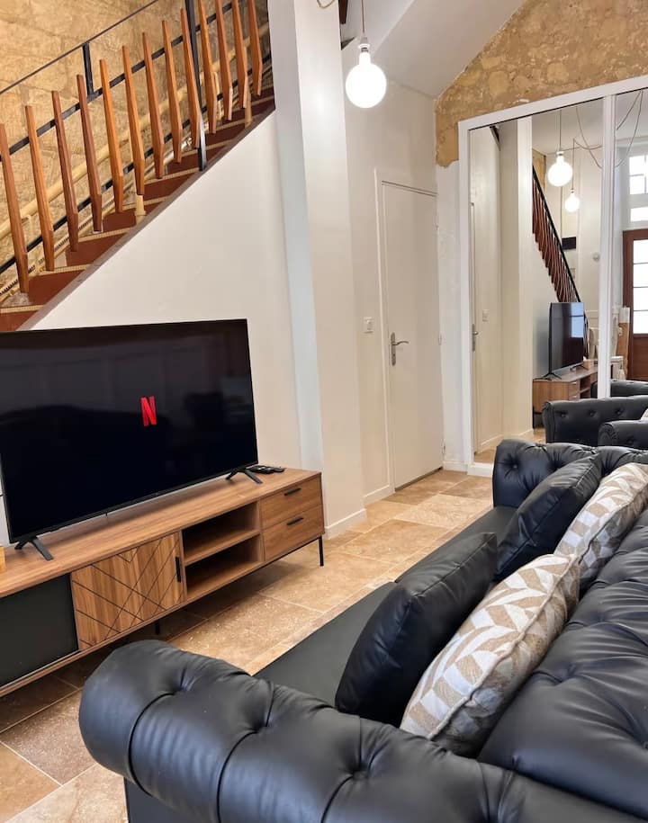 Gîte En Ville - 24 Personnes / Confort-netflix - France