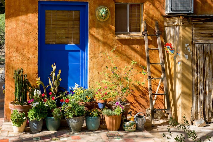 Blue Door Casita On Orchard Near Canyon Wilderness - Mammoth, AZ