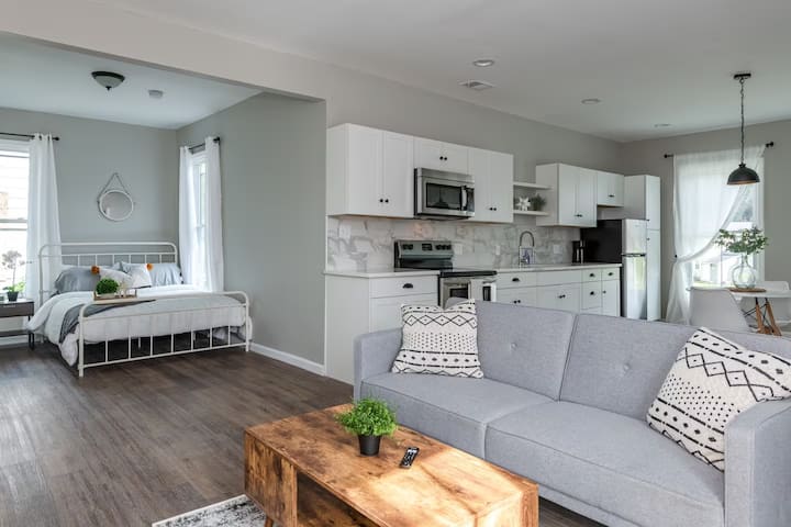 Rare Dual-unit Home | 3br/3ba • 2 Full Kitchens - Dayton, OH