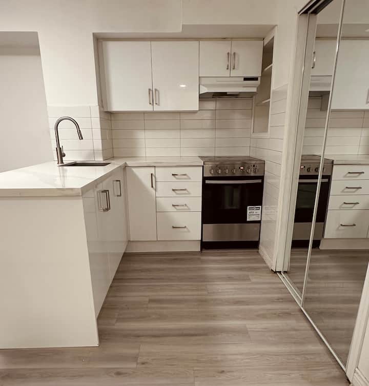 Modern 1-bed Apartment W/ Backyard Near Beach - 이니스필