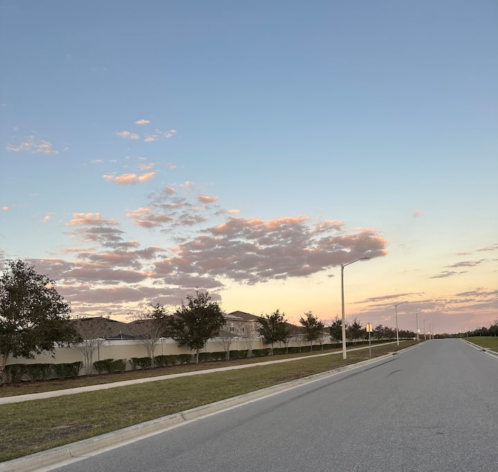 Private Guest Rooms Near Legoland & Disney 2br/1ba - Davenport, FL