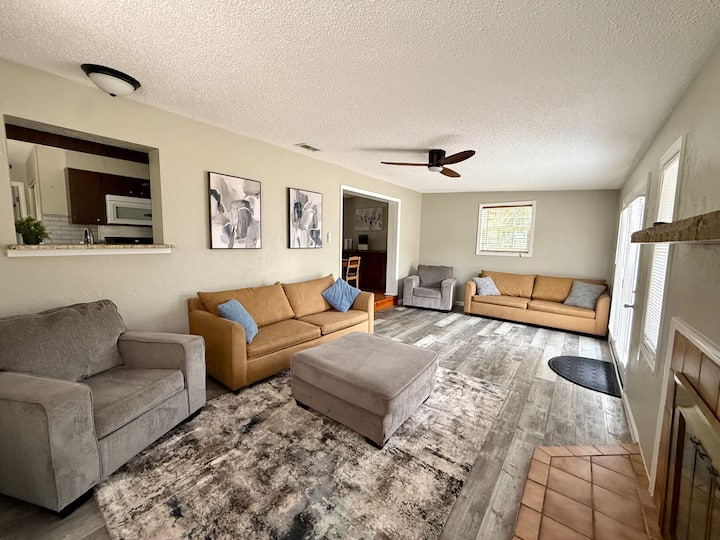 Home Away From Home In Deland - DeLand, FL