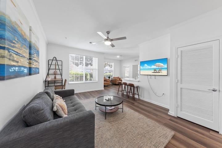Seascape Escape: Stylish 1br Apartment - Jacksonville, FL