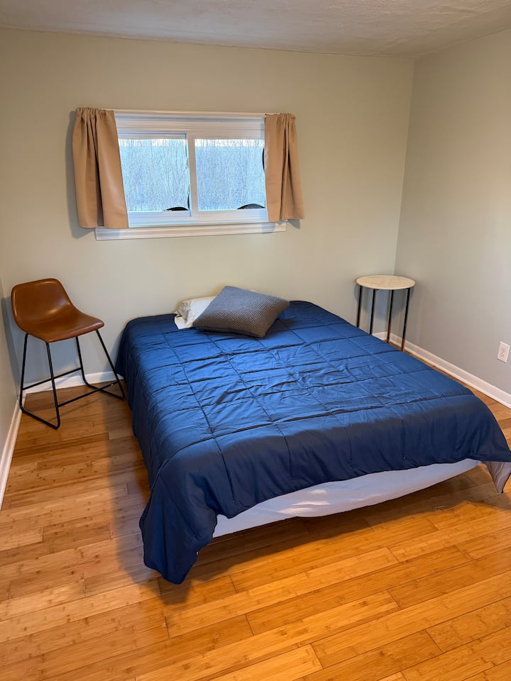 Cozy And Quiet Place - Elmhurst, IL