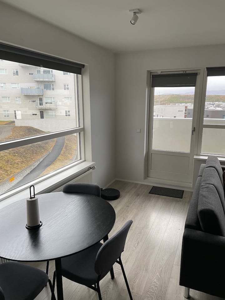 Modern & Cozy Stay In The Heart Of The City - Islândia