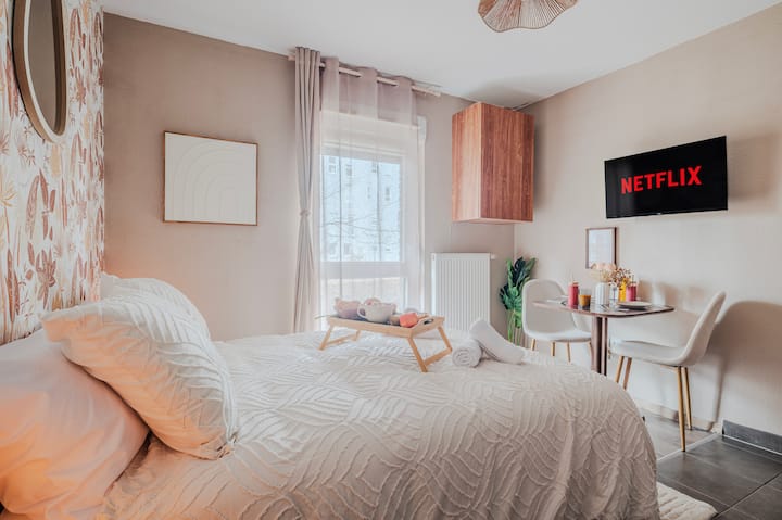 Le Floréal  Netflix  City Centre  2 Mins To Allemagne - Strasburgo