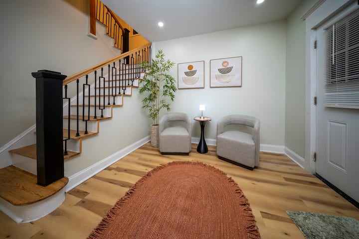 Spacious Boho Home · 3br · Fast Wi‑fi + Smart Tv - Utica, NY