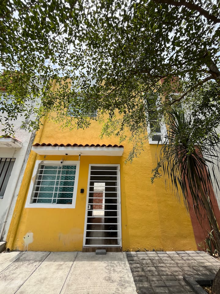 Mi Casita Amarilla - Colima