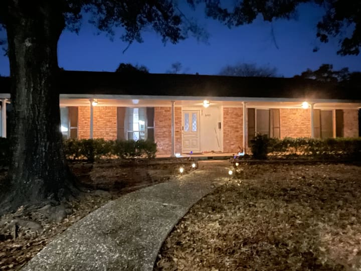 Bright & Quiet Entire Home 3br/2ba Great Location - Bellaire, TX
