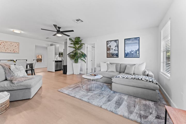 The Richey Retreat
Brand-new * Walk To Downtown * - New Port Richey, FL