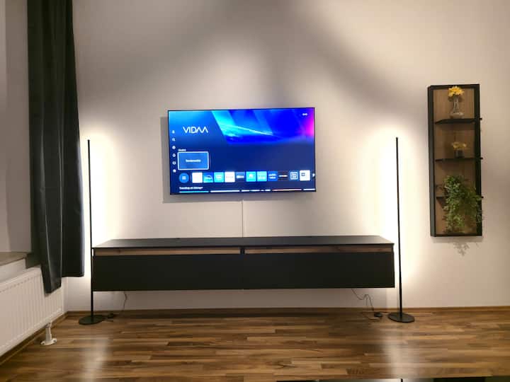 65m² Wohnung Mit Küche & Bad + Parkplatz + Balkon - Chemnitz