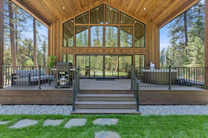 Modern Luxury Forest Retreat W/hot Tub - Blue Lake, Stryker