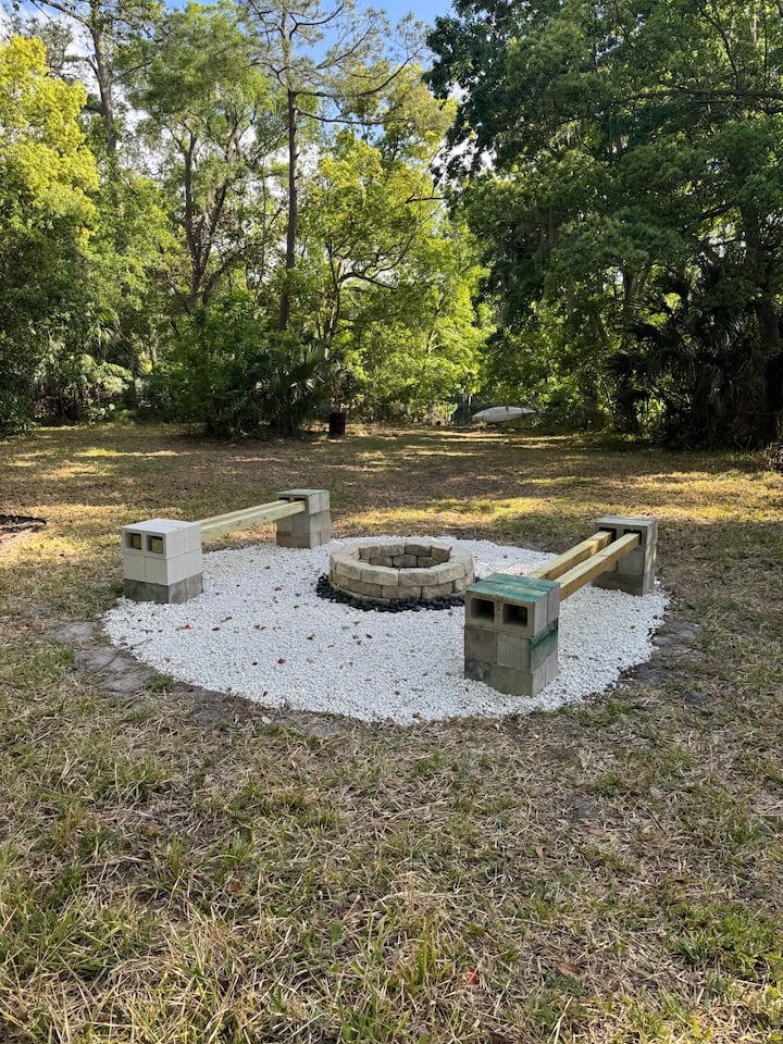 Spacious Home • Giant Yard, Games, & Cozy Dock - Jacksonville, FL