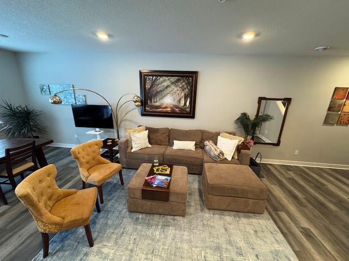 Beautiful Woodbury Townhome W/ Internet/utilities - Woodbury, MN