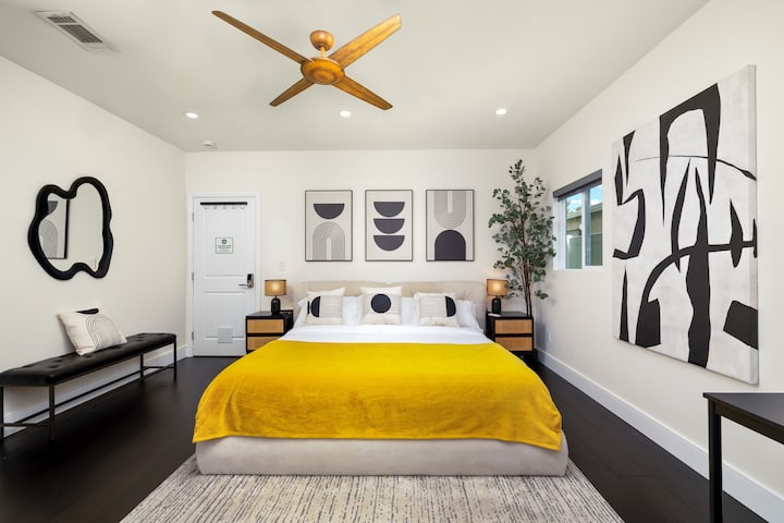 Boutique King Suite | Work & Travel  Universal - Pasadena, CA