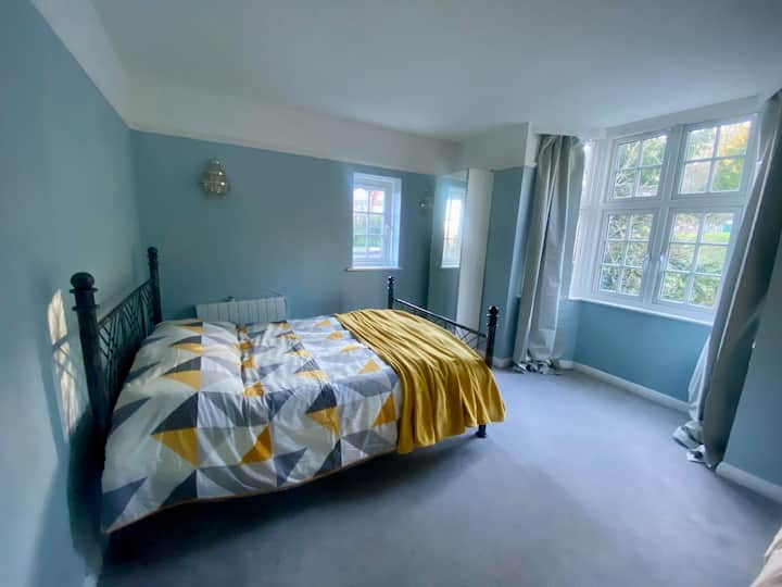 Cosy City Flat | 8–10 Min Walk To Town & Station - Godalming