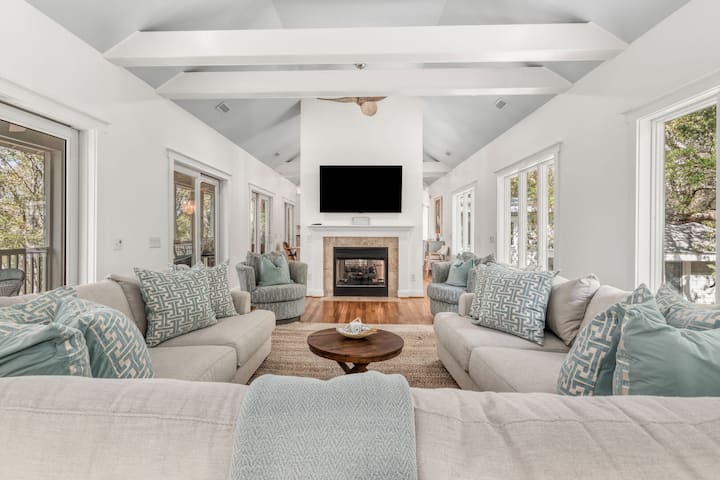 Pet Friendly Home Located In The Middle On Bald He - Southport, NC