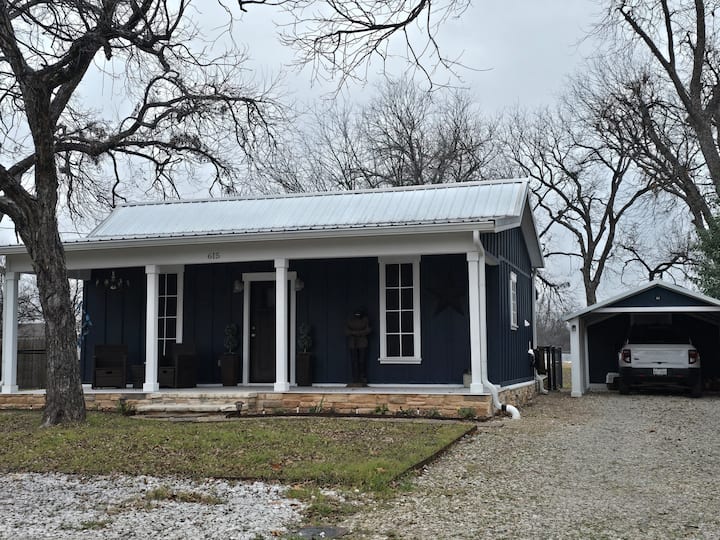 Home Away From Home - Clifton, TX