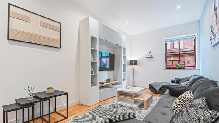 Spacious Central Leeds Flat For 8 Guests - Leeds
