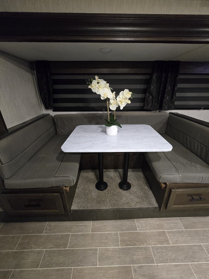 Rv Cerca Del Aeropuerto Y De La Playa. - 