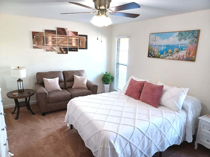 Quiet & Clean Private Room W/private Bath+pool+gym - Sun City West, AZ