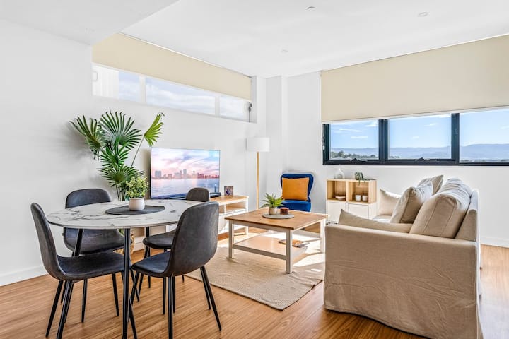 Bright & Breezy Lakeview Retreat In Shellharbour - Kiama