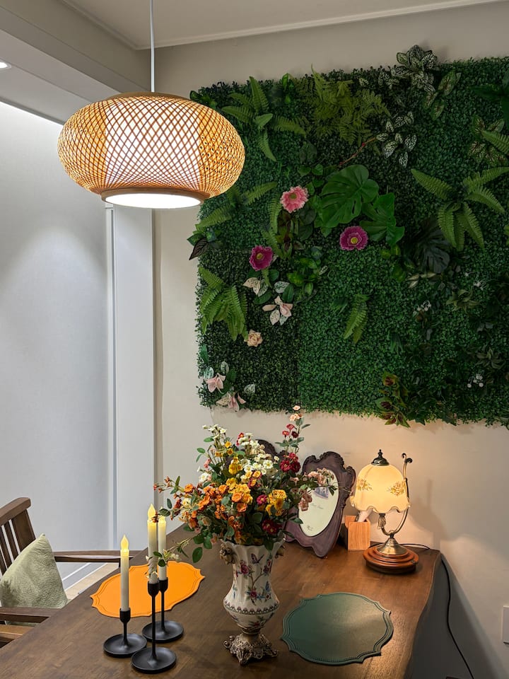 [12시체크아웃]#올리모델링울산동구#감성숙소#퀸사이즈침대2개#넓은식탁 - 동구