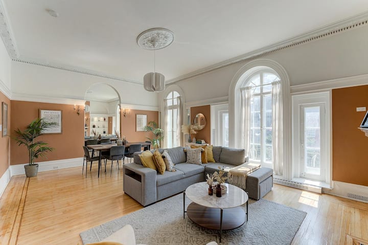 Designer Luxury 2br Residence • Golden Square Mile - Montréal, QC