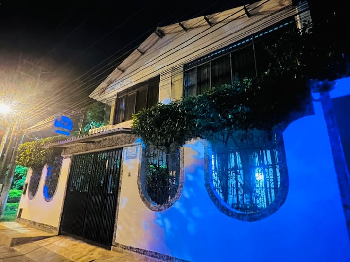 Villa Andrea: Luxury Escape With Jacuzzi & Bbq - Melgar