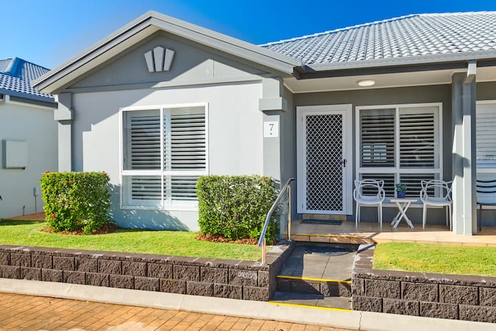 Meridian Beachside Apartments - Old Bar