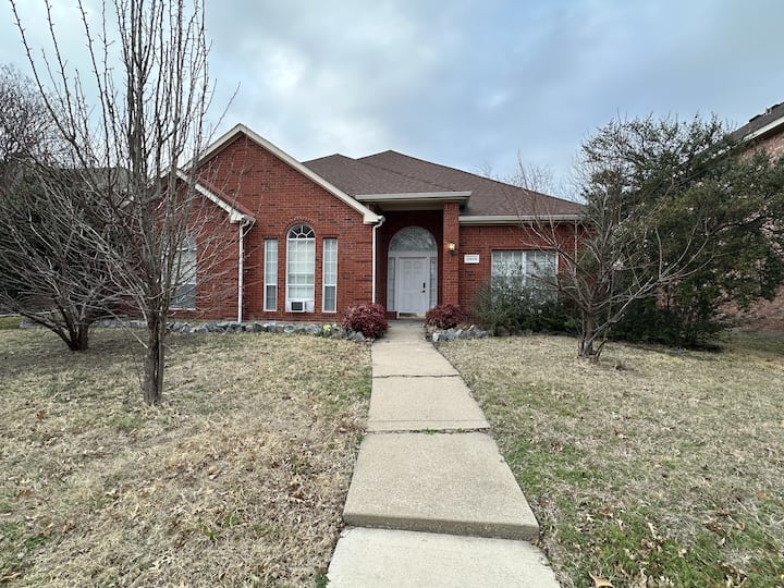 4 Bedroom 2.5 Bathroom Non-smoking - Plano