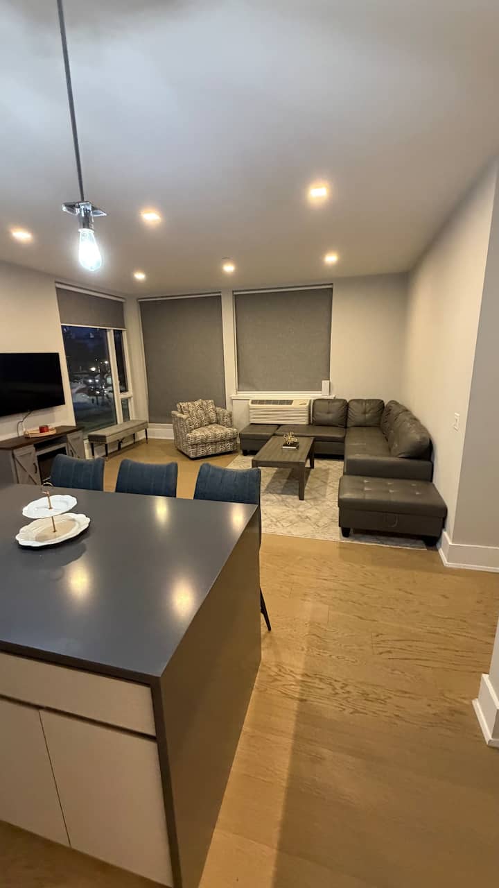 Modern, Cozy 2-bed 2-bath Luxury Stay - エッジウォーター, NJ